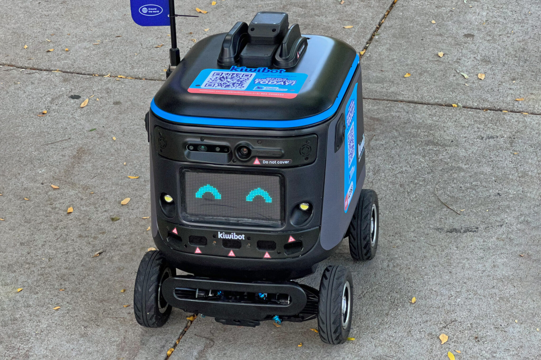 Dining services introducing online ordering and Kiwibot delivery | Marquette Today