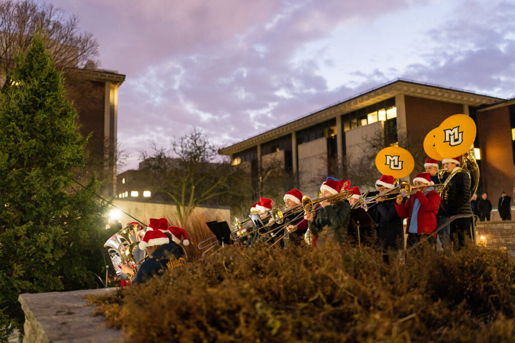 Photo gallery: Christmas tree lighting ceremony | Marquette Today