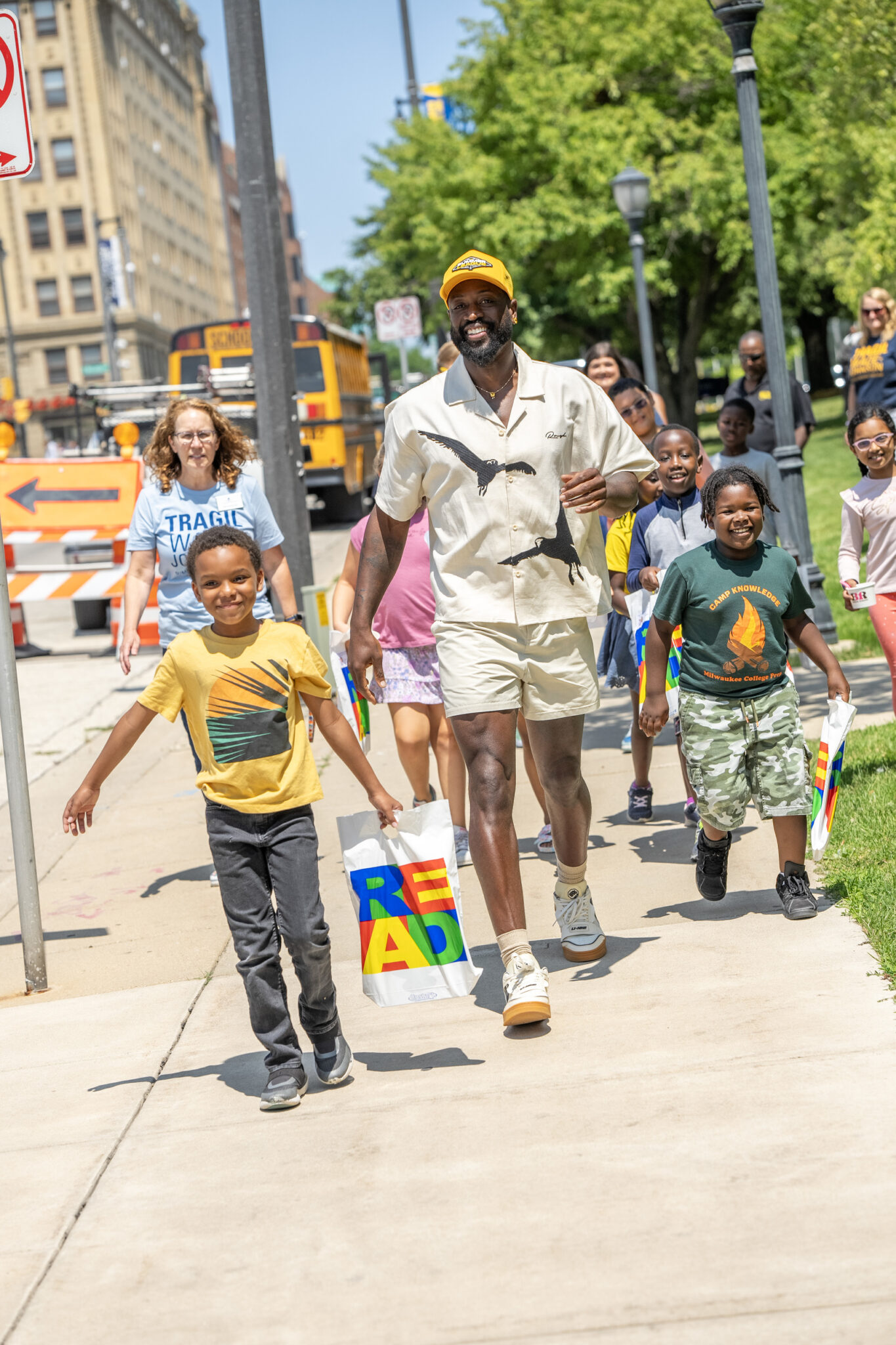 Photo gallery: Dwyane Wade visits Tragil Wade-Johnson Summer Reading ...