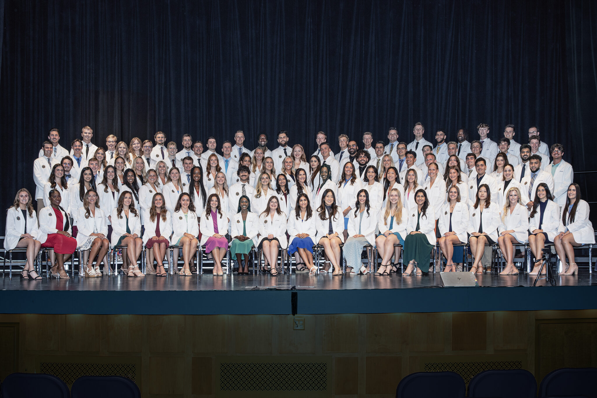 School of Dentistry welcomes Class of 2027 at White Coat ceremony | Marquette Today