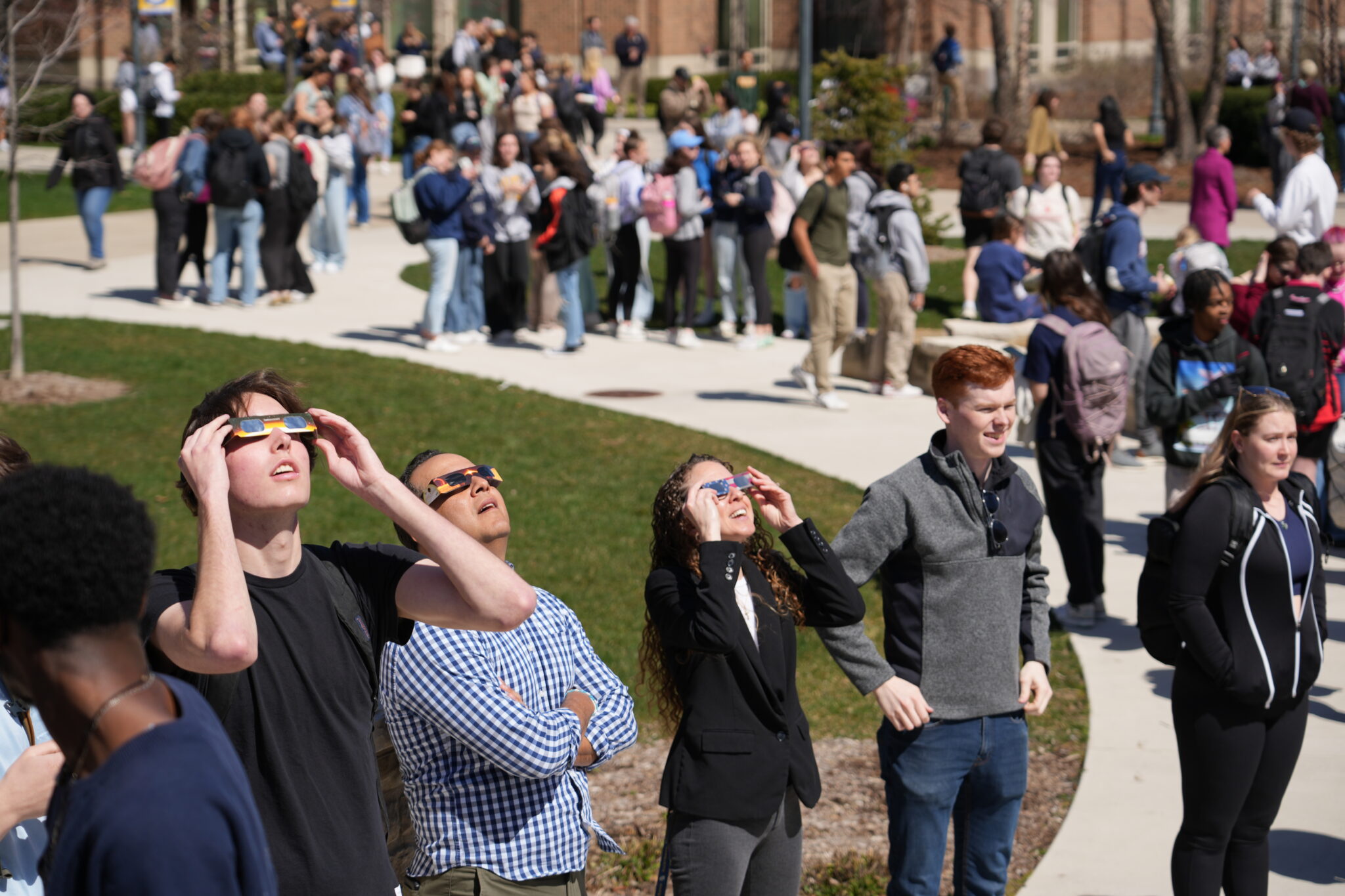 Photo gallery: Solar eclipse on campus | Marquette Today