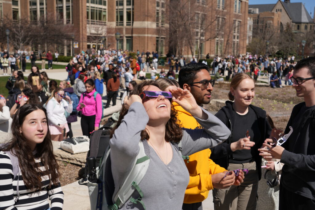 Photo gallery: Solar eclipse on campus | Marquette Today