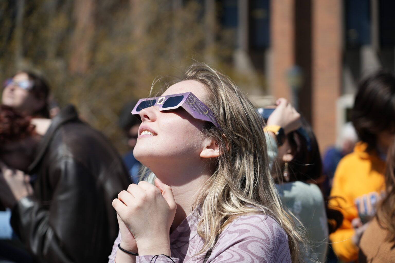 Photo gallery: Solar eclipse on campus | Marquette Today