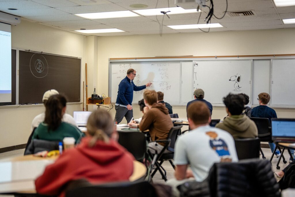 Fall 2024 faculty classroom review period open | Marquette Today